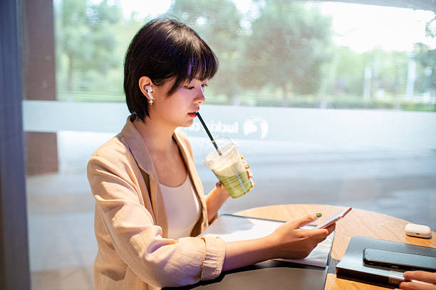 Kafe sebagai Ruang Produktivitas Modern: Menemukan Fokus di Tengah ...